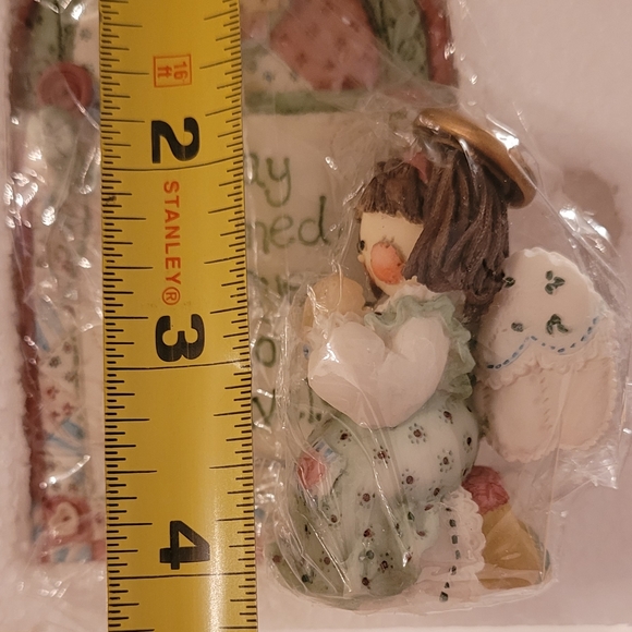Enesco | Accents | Vintage Enesco Ceramic Praying Angel | Poshmark